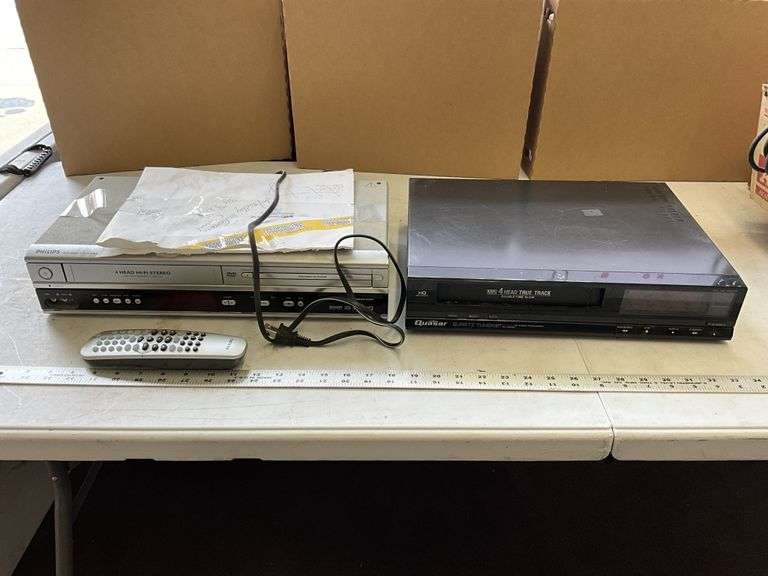 VCR/VHS/DVD/CD players Philips/quasar - Legacy Auction Company