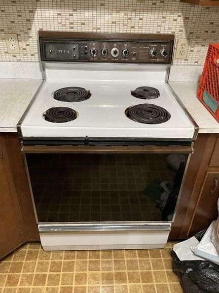 General Electric electric stove - Legacy Auction Company