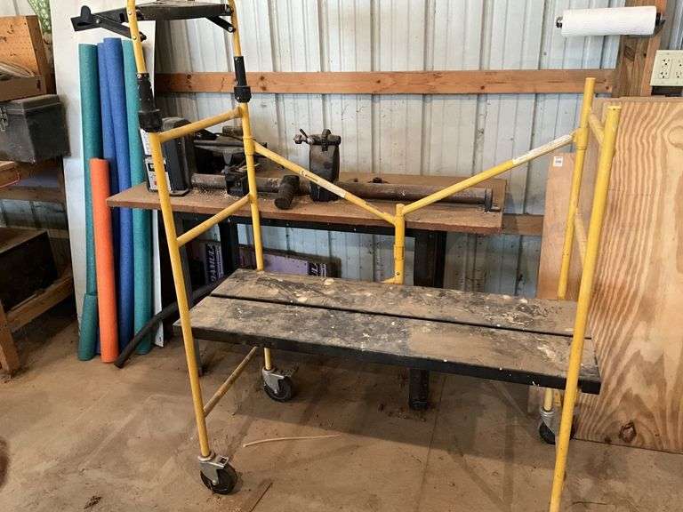 Mini scaffolding, 51" tall x 21" wide - Legacy Auction Company