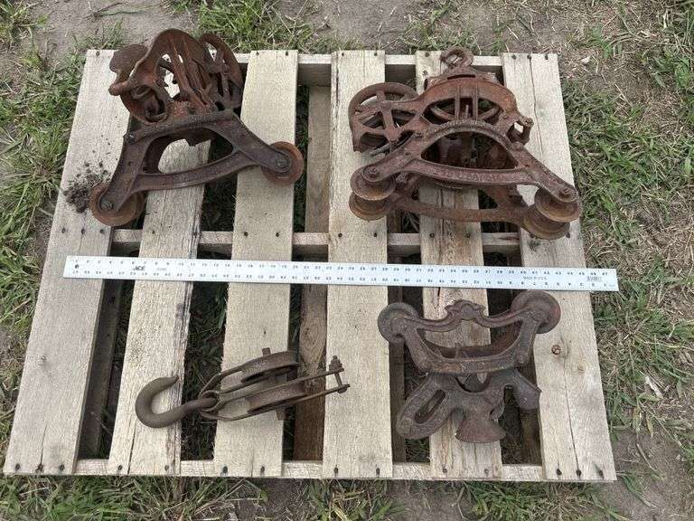 Hay trolleys - Legacy Auction Company