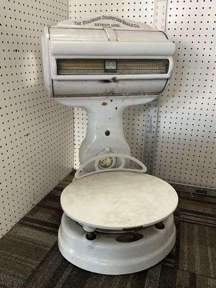 The Standard Computing Scale Company scale - Legacy Auction Company