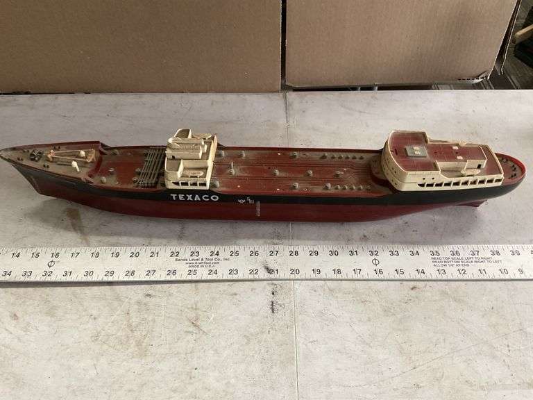 Texaco cargo ship toy-on rollers - Legacy Auction Company