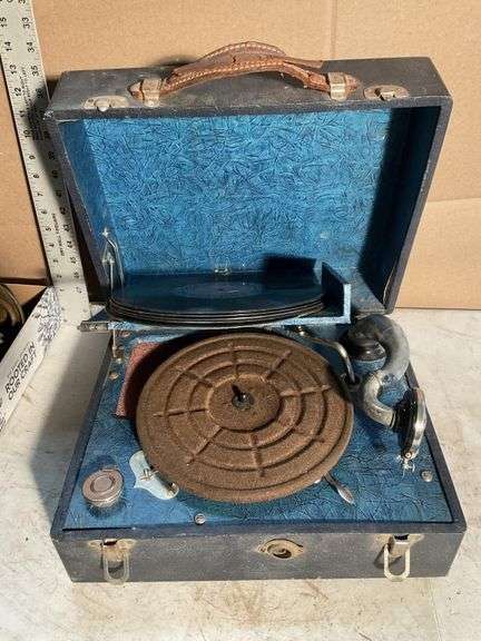 Vintage wind up turntable with records - Legacy Auction Company