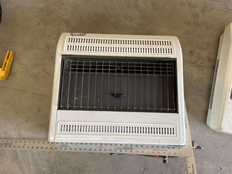 Dyna glow Propane area heater. Hanging - Legacy Auction Company