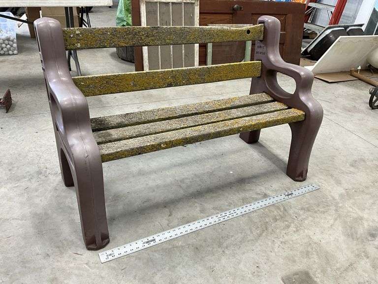 Qwik bench - Legacy Auction Company