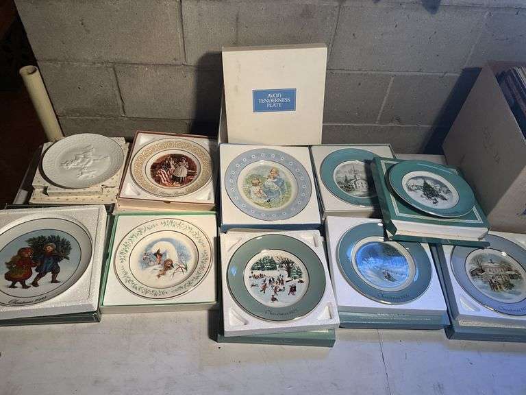 Avon collector plates - Legacy Auction Company