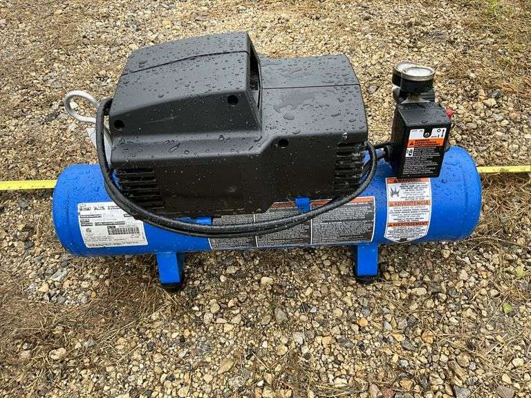 3 gallon air compressor, runs - Legacy Auction Company