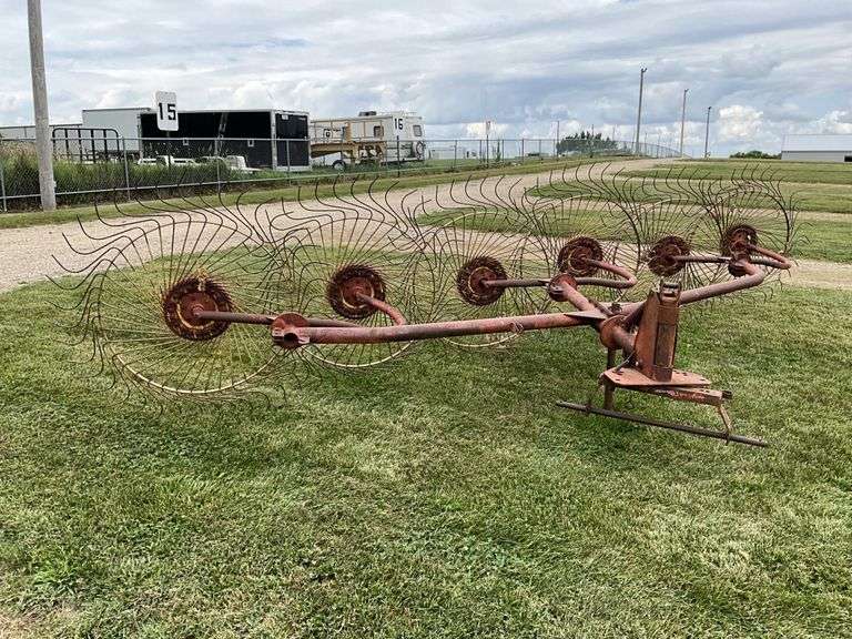 3-point 6 wheel hay rake - Legacy Auction Company