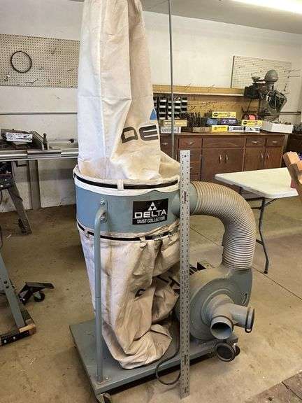 Delta dust collector and tubing - Legacy Auction Company