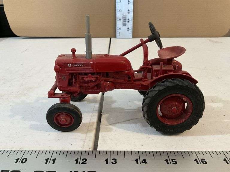 1989 First Edition Ertl Farmall Cub tractor - Legacy Auction Company