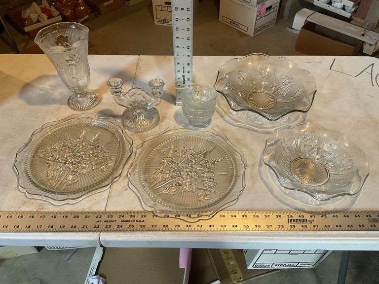 Iris pattern glassware - Legacy Auction Company