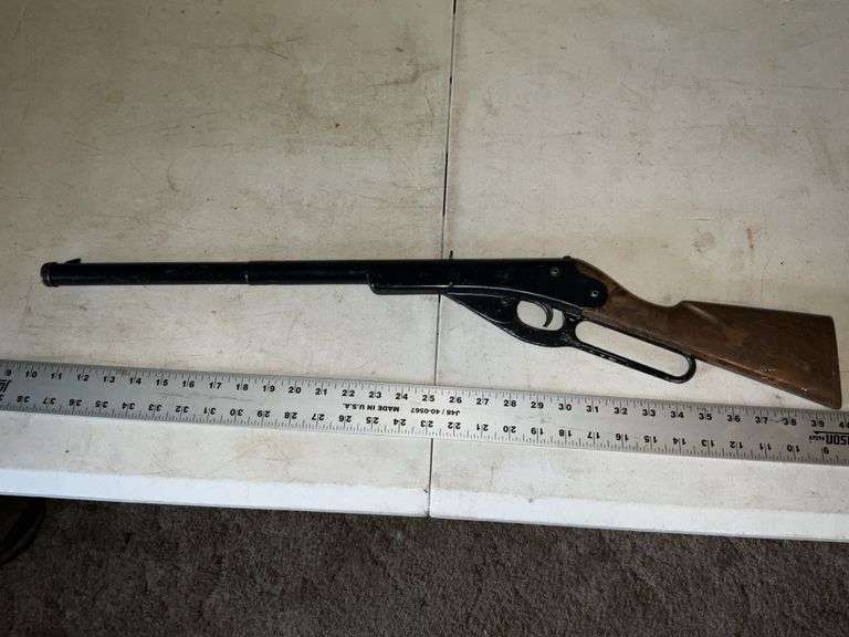 Daisy model 1105 BB gun - Legacy Auction Company