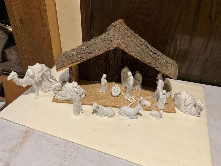 Nativity scene - Legacy Auction Company