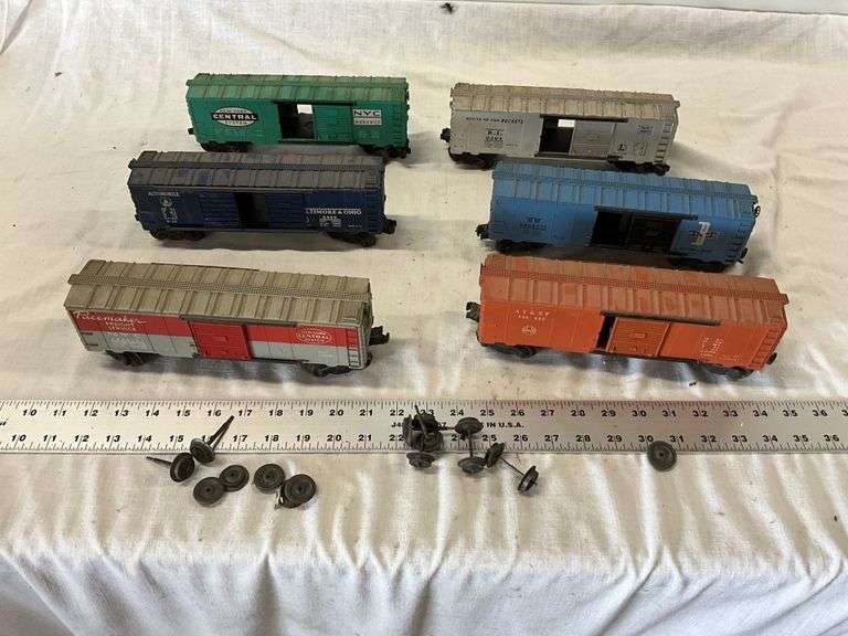 LIONEL O scale box cars - Legacy Auction Company