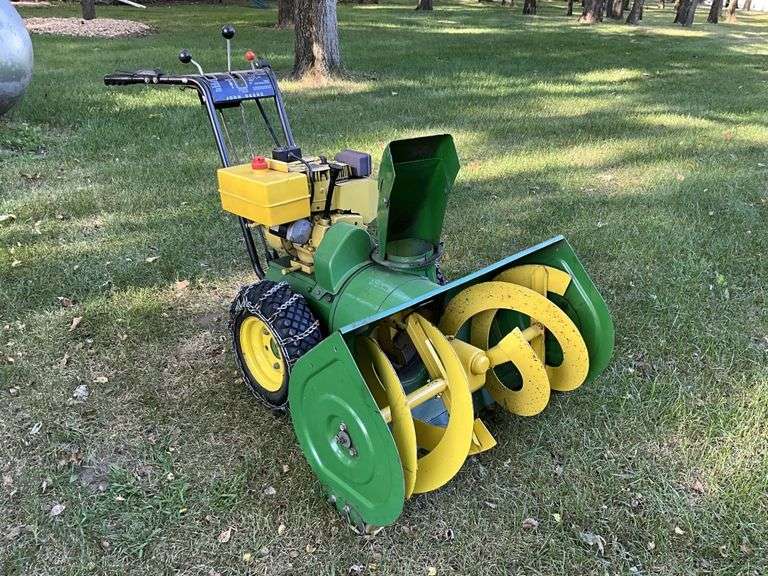John Deere 1032 snowblower - Legacy Auction Company