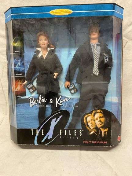 The X-Files gift set Barbie and Ken - Legacy Auction Company