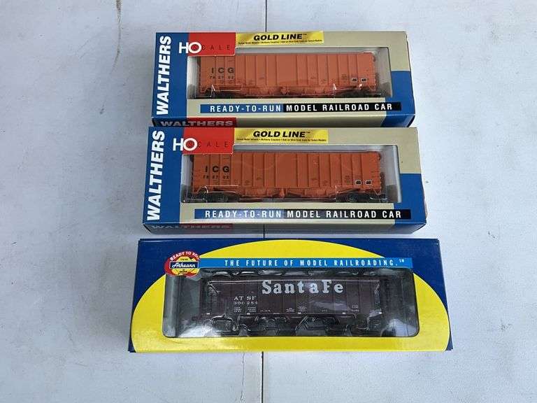 HO scale model railroad cars - Legacy Auction Company