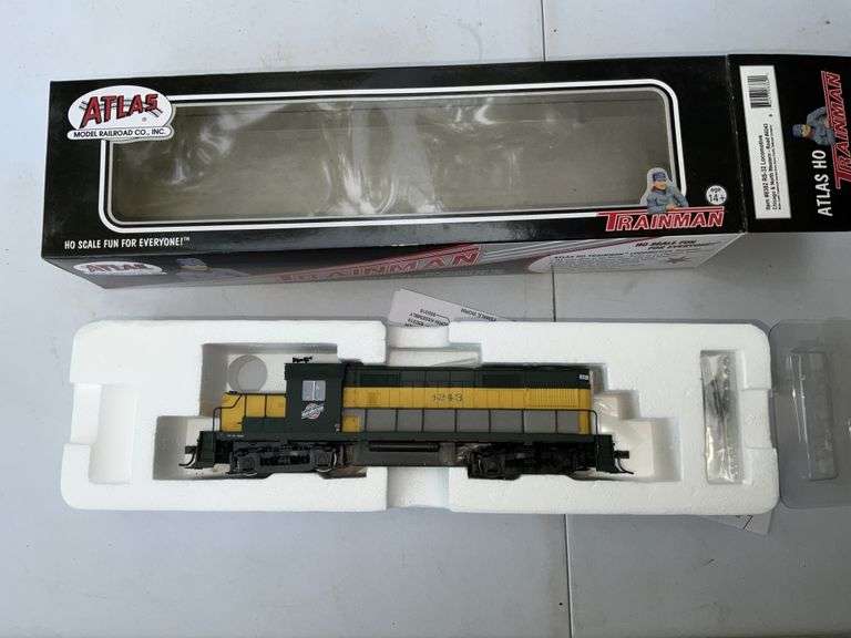 Atlas RS-32 locomotive HO scale - Legacy Auction Company