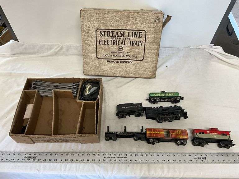 Marx streamline electric train set - Legacy Auction Company