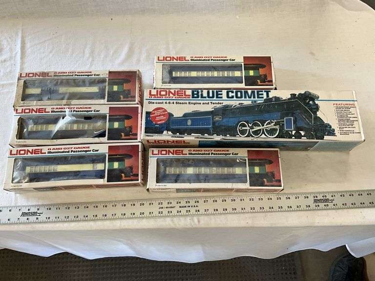 LIONEL blue comet engine and tender with - Legacy Auction Company