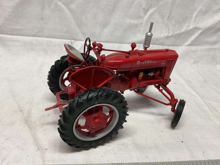 Farmall MV tractor - Legacy Auction Company