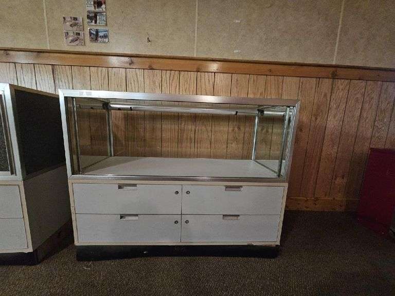 Display Case - Legacy Auction Company