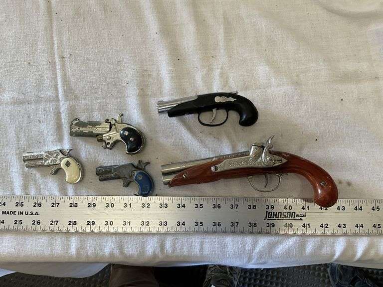 Hubley etc cap guns - Legacy Auction Company