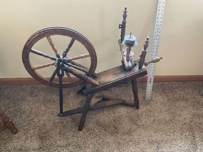 Primitive spinning wheel - Legacy Auction Company