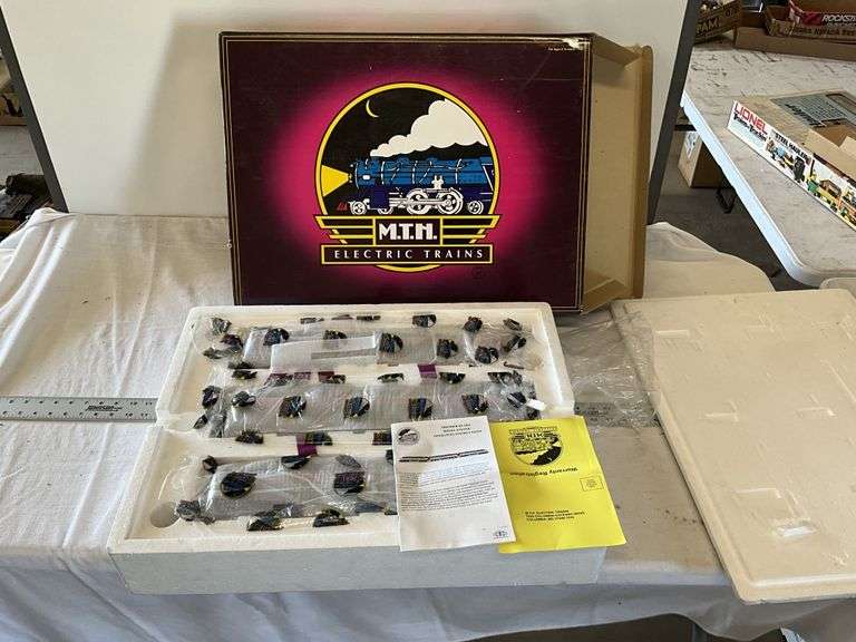 MTH electric engine - Legacy Auction Company