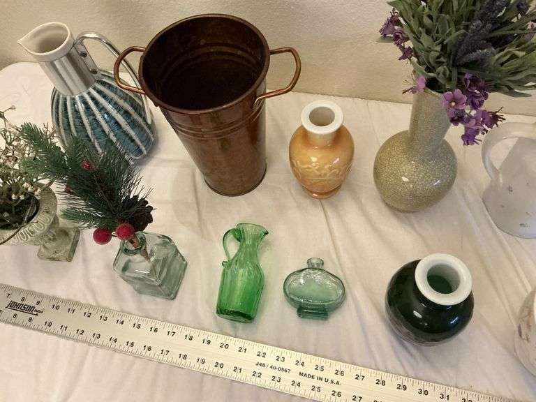 Assorted vases and decor - Legacy Auction Company