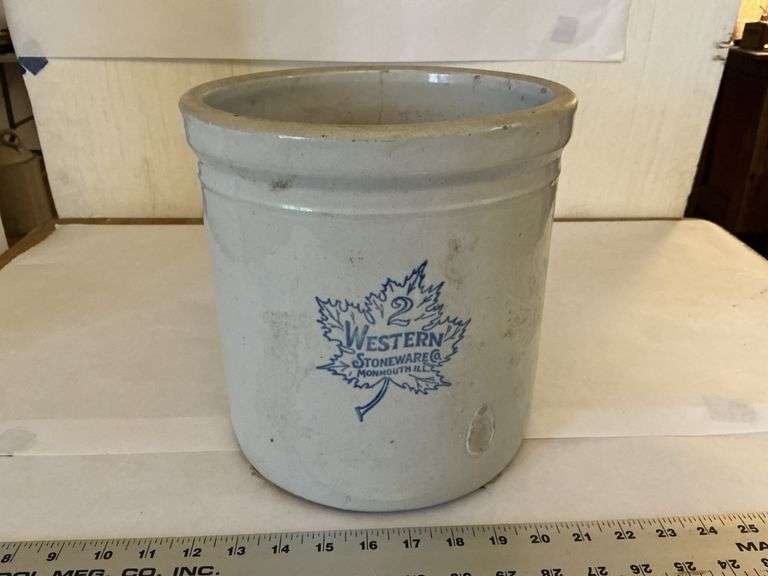 Western Stoneware 2 gallon crock - Legacy Auction Company