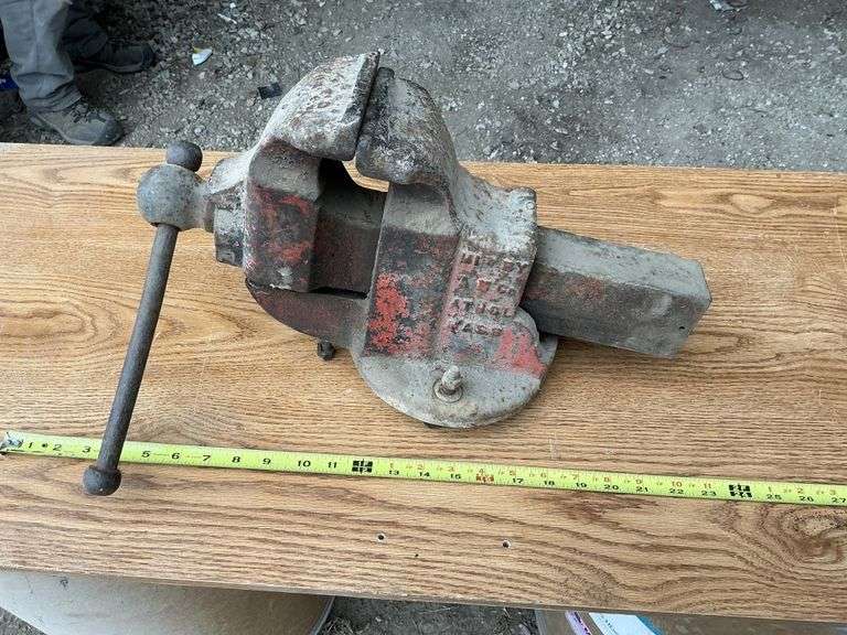 4 1/2” vise - Legacy Auction Company