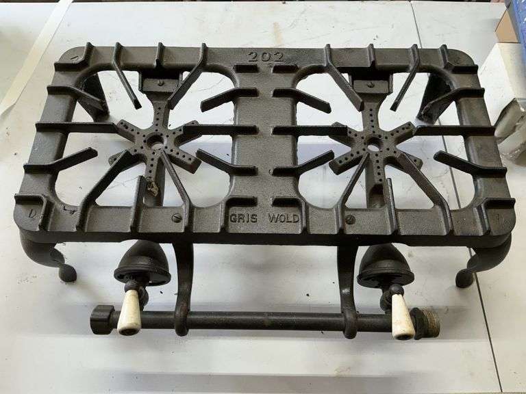 Griswold 2 burner hot plate. 202 - Legacy Auction Company