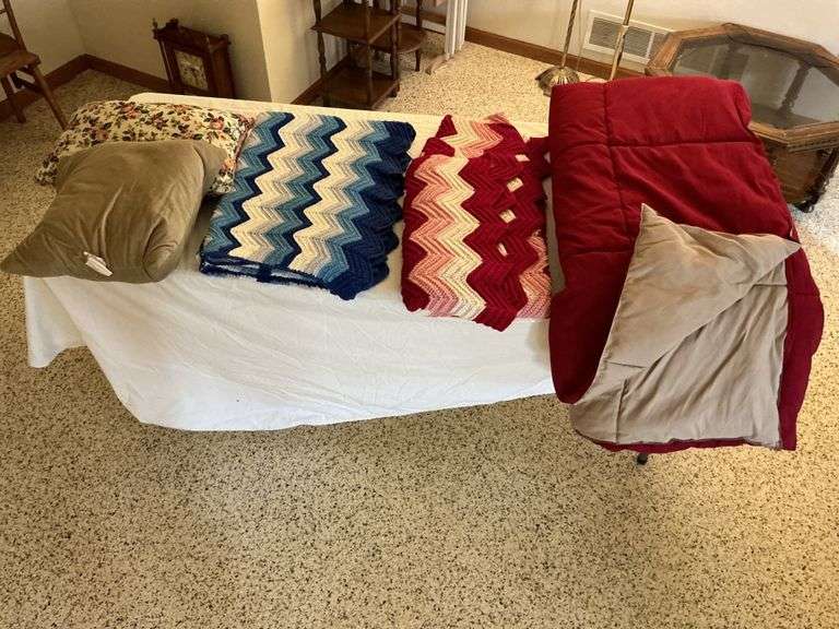 Afghan blankets/comforter/pillows - Legacy Auction Company