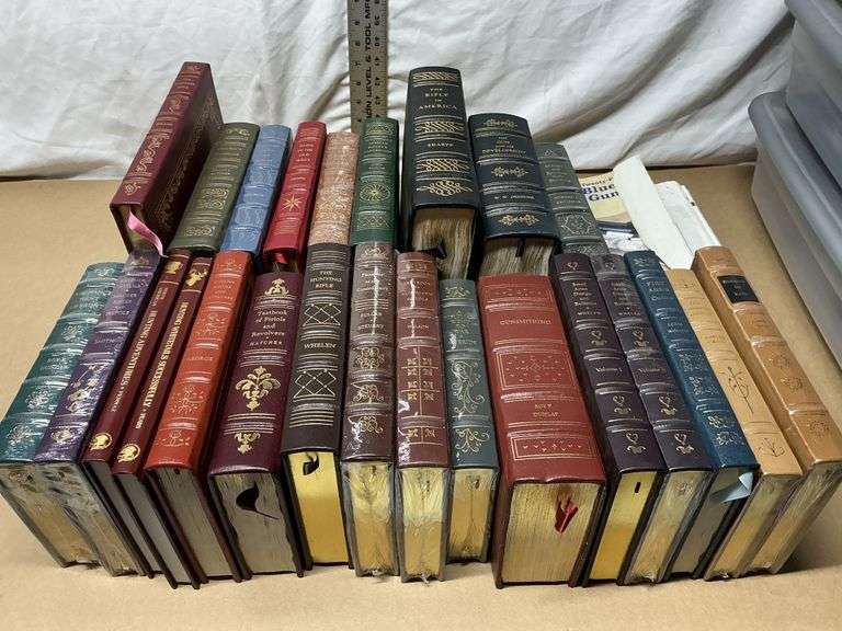 Gun books with totes - Legacy Auction Company