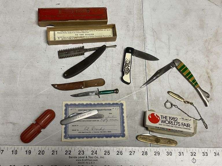 Pocket knives, snake bite cutter and razor - Legacy Auction Company