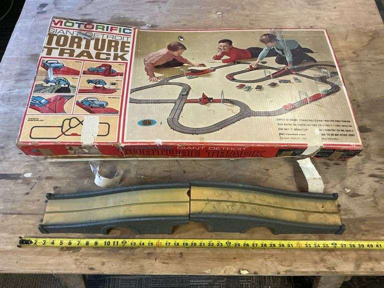 Motorific track set - Legacy Auction Company