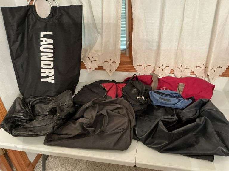 Laundry bag, misc bags - Legacy Auction Company