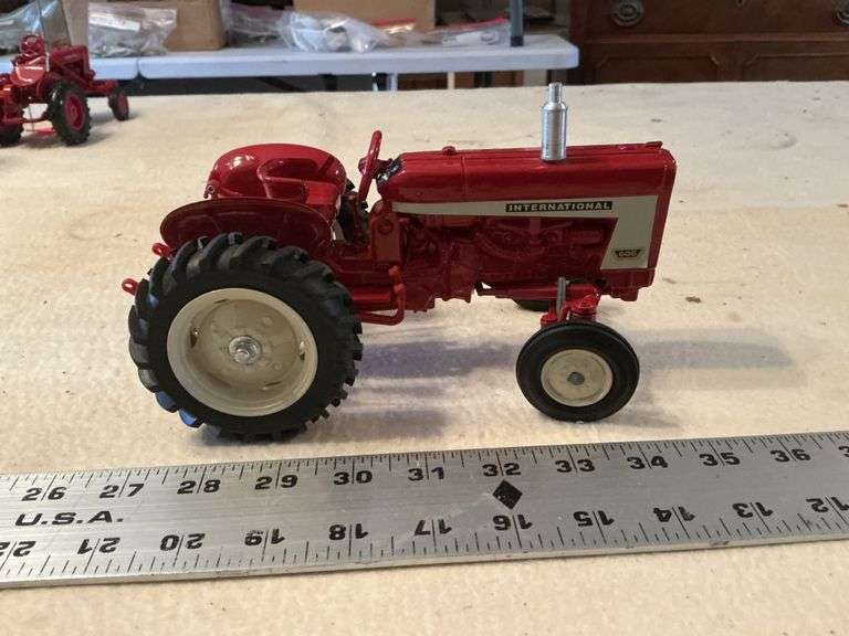 International 606 tractor - Legacy Auction Company