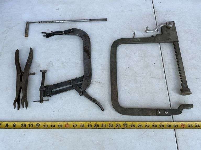 Valve spring compressors - Legacy Auction Company