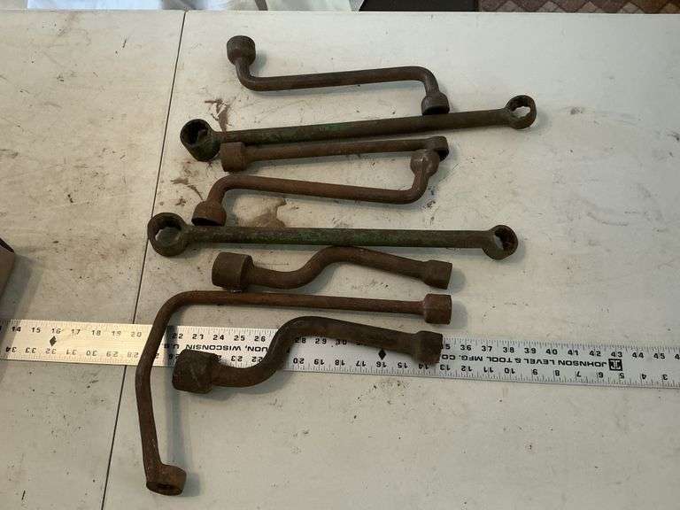 Tractor wrenches - Legacy Auction Company