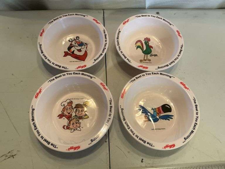 Plastic Kellogg's cereal bowls - Legacy Auction Company
