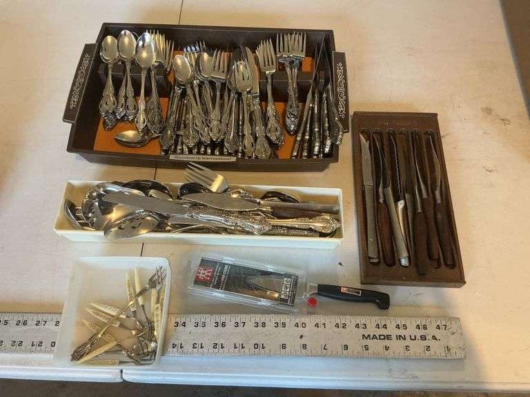 Oneida stainless steel flatware - Legacy Auction Company