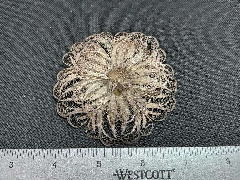 Sterling silver filagree pin - Legacy Auction Company