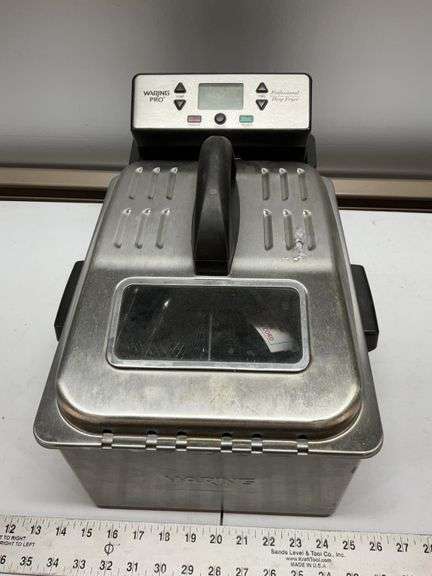 Waring Pro professional deep fryer - Legacy Auction Company