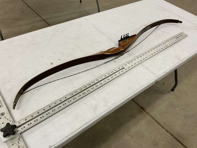 Shakespeare Sierra recurve bow - Legacy Auction Company