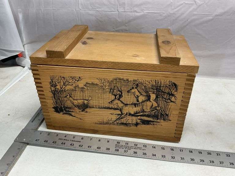 “the classic” wooden box - Legacy Auction Company