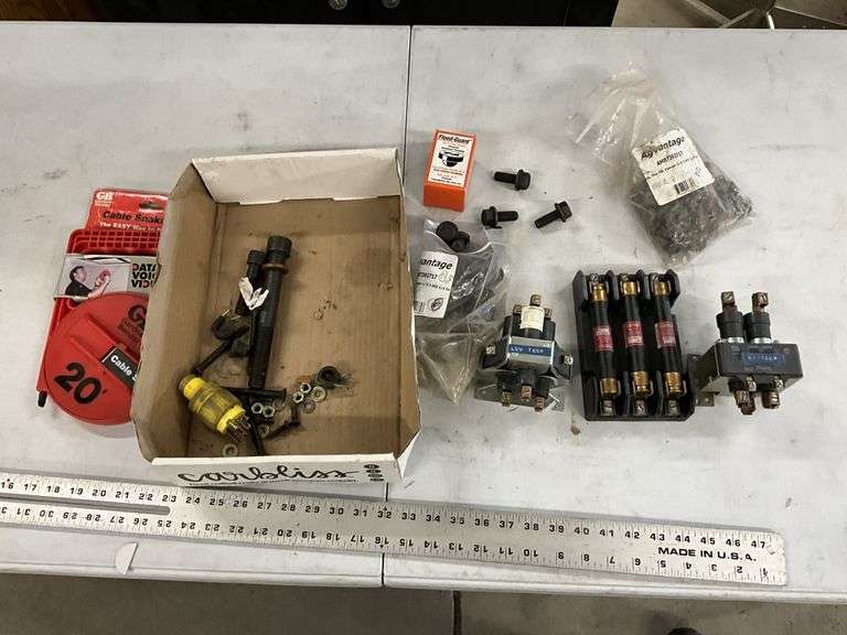 Assorted electrical items - Legacy Auction Company