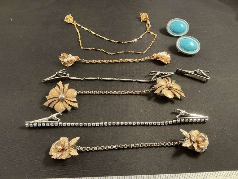 Collar clips - Legacy Auction Company