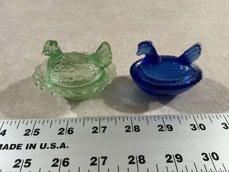 Mini green & blue hen on nests - Legacy Auction Company